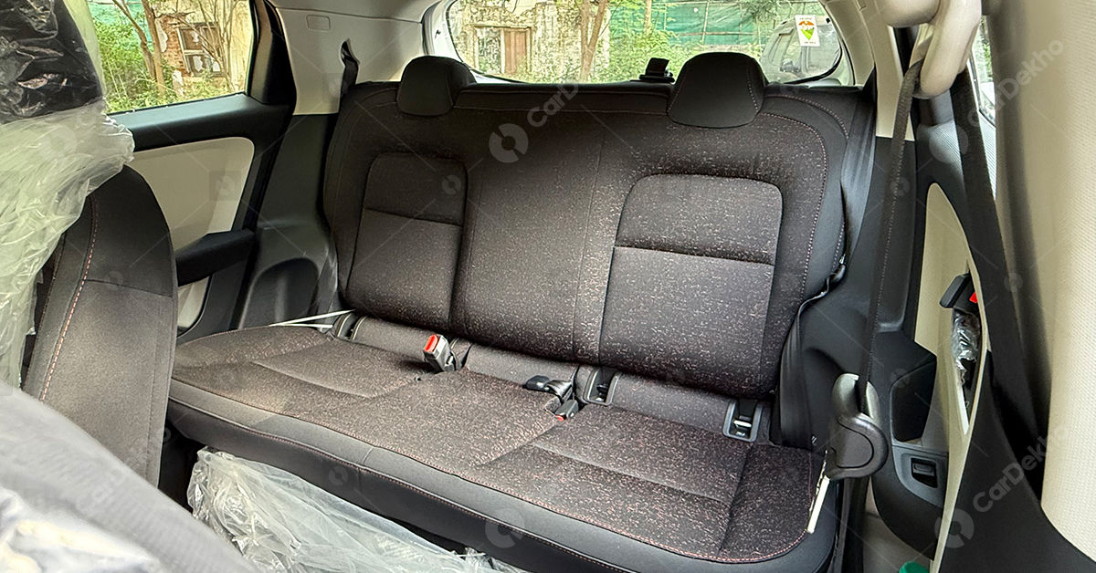2025 Tata Altroz Pure Variant Explained In 12 Real-life Images ...