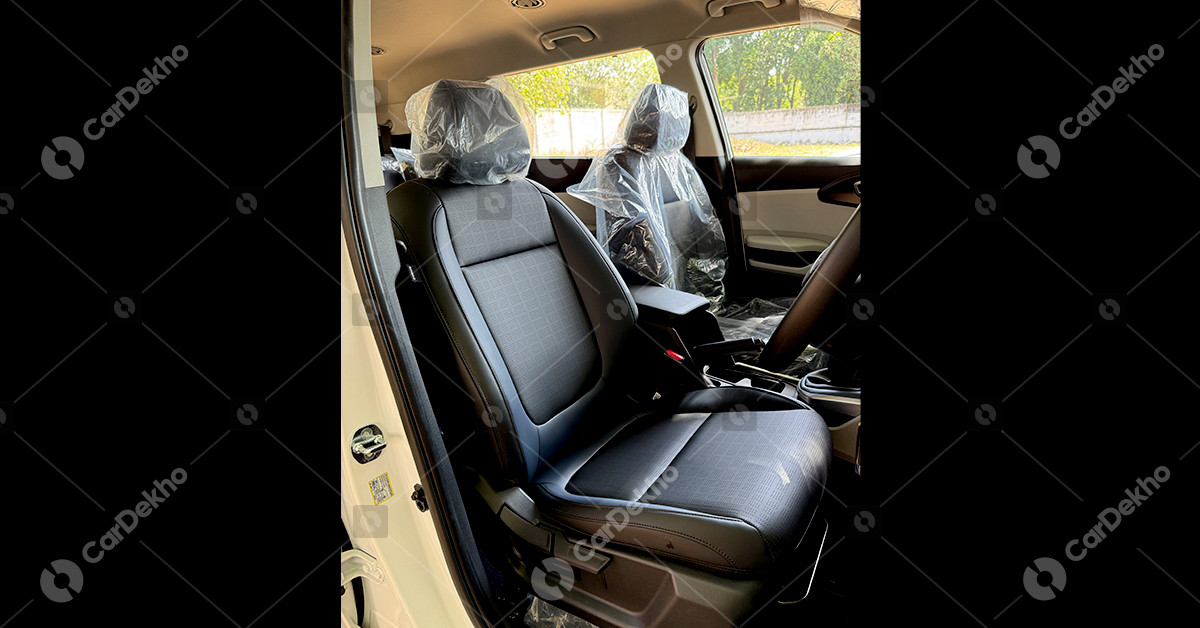 2025 Kia Carens Clavis One-Above-Base HTE (O) Variant Exterior And Interior Design, Features ...