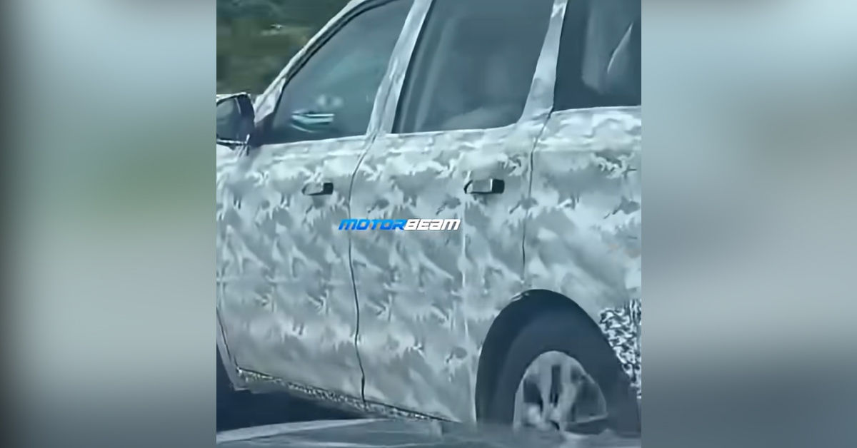 Upcoming Mahindra XUV700 Facelift Spotted Testing With A Triple Display ...