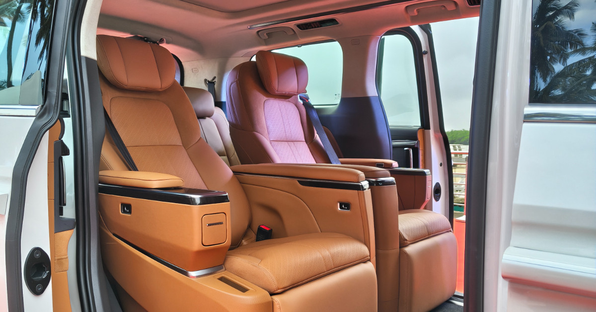 MG M9 Features That Are A First For An MG Car In India: Digital IRVM ...