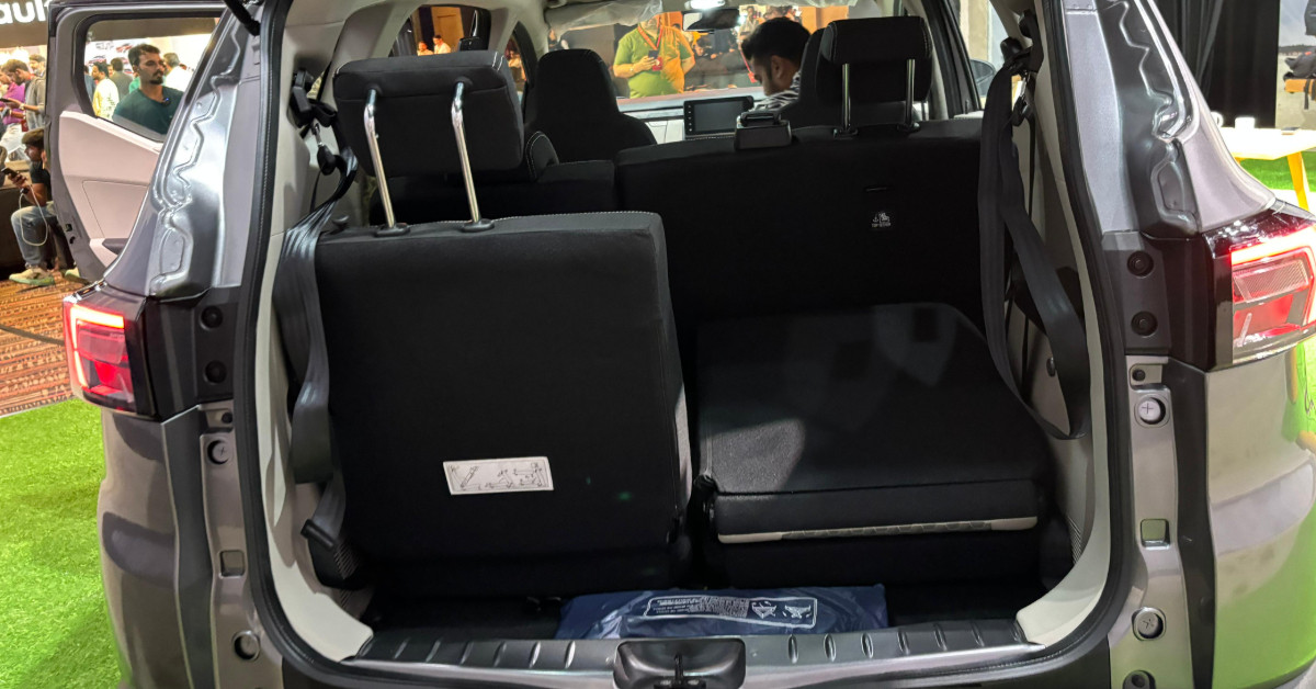 2025 Renault Triber Facelift Exterior And Interior Design, Features ...