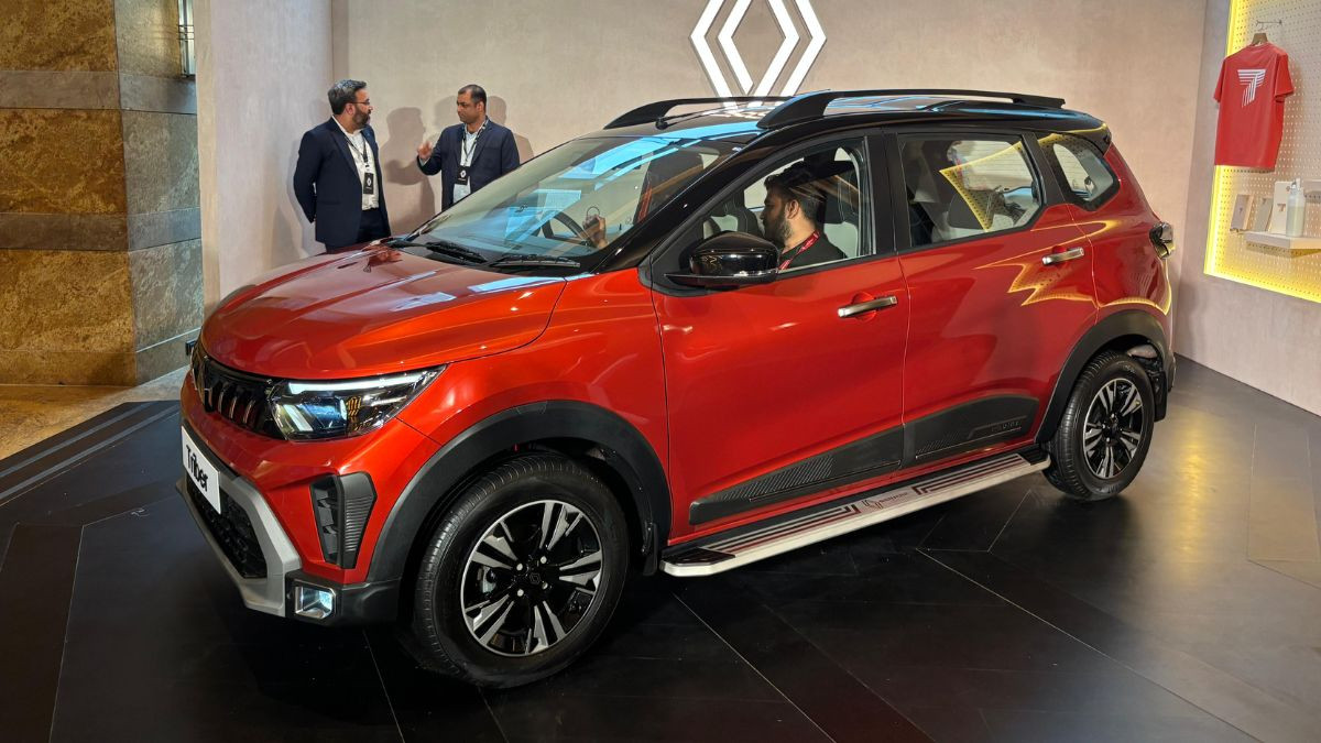 2025 Renault Triber Facelift vs Kia Carens Premium (O) Specifications ...