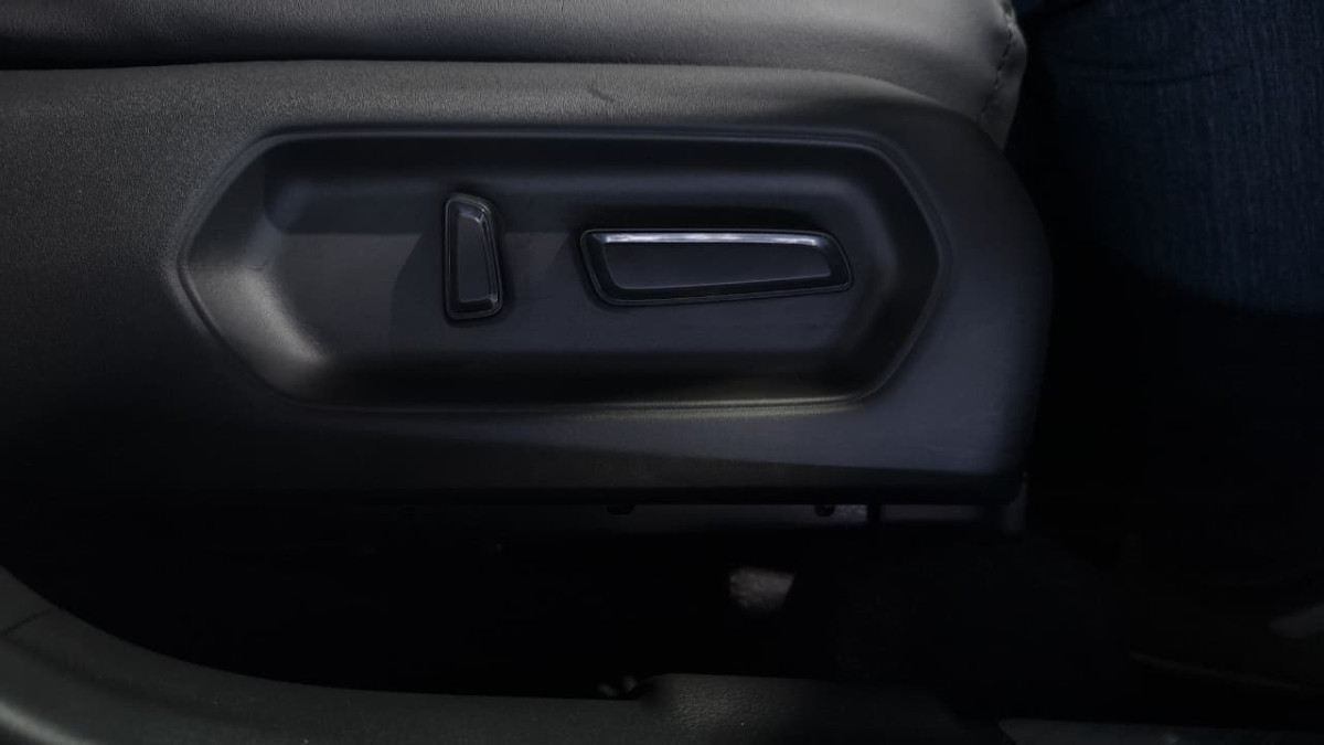 2025 Maruti Victoris Interior Image Gallery: Design, Features, Space ...