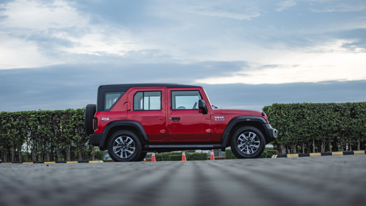 2025 Mahindra Thar vs Mahindra Thar Roxx: Exterior And Interior Design ...