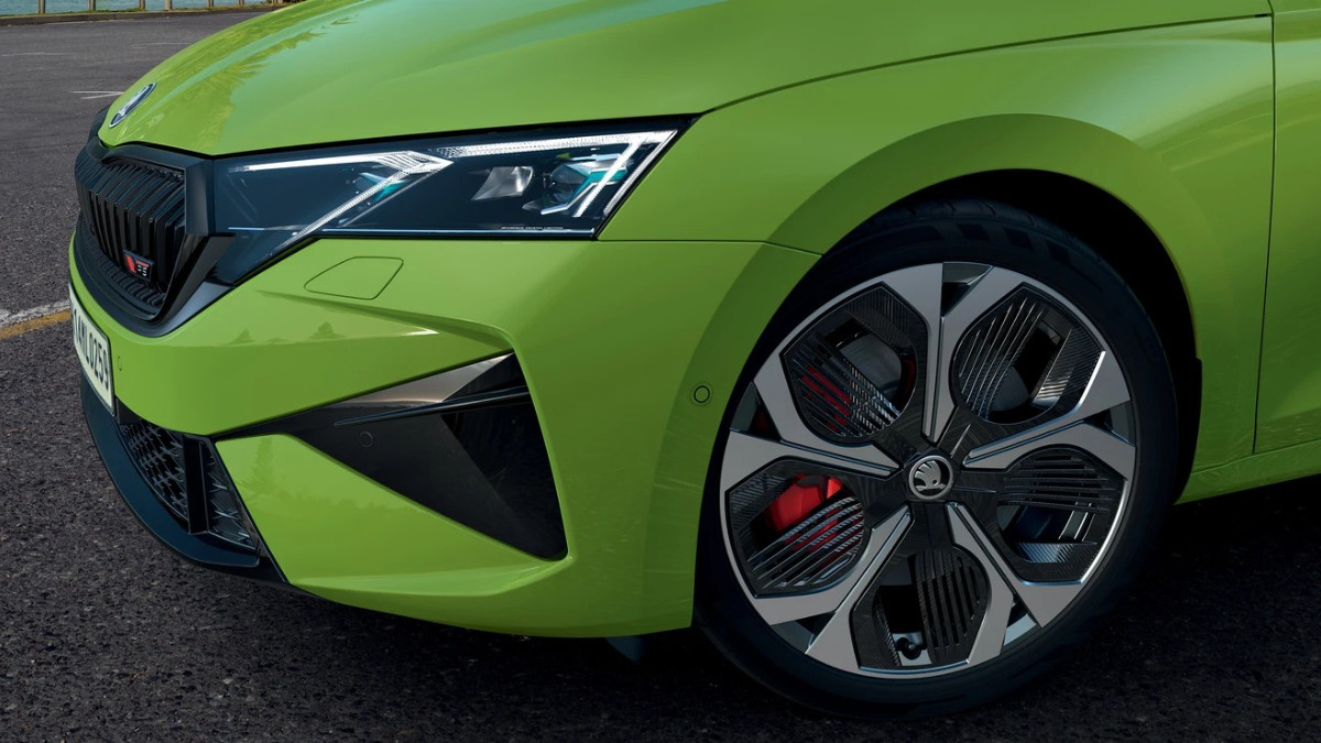 India Spec 2025 Skoda Octavia RS Features, Specifications And Colour Options Revealed Ahead Of ...