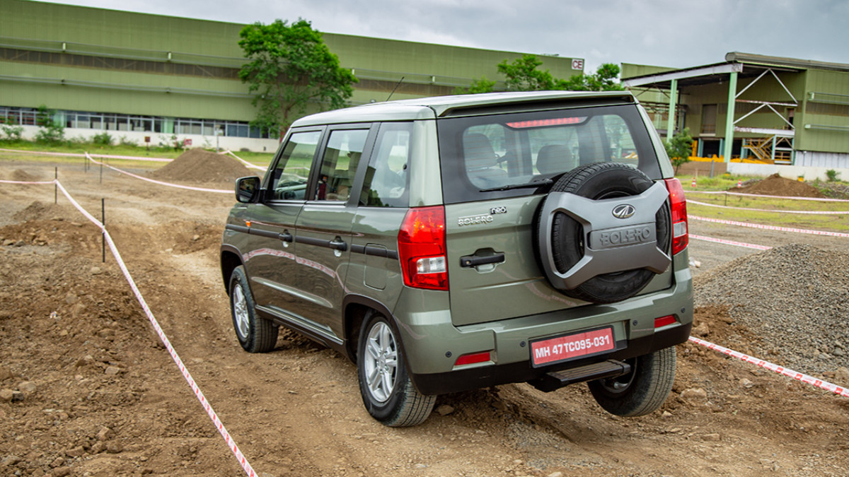 2025 Mahindra Bolero Neo Old vs New: Design, Interior, Features ...