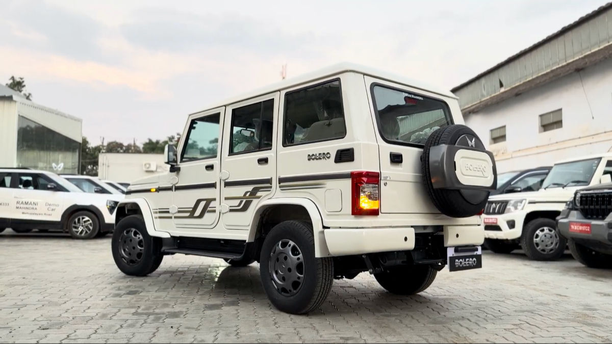 2025 Mahindra Bolero B6 Variant Explained In 5 Images | CarDekho.com