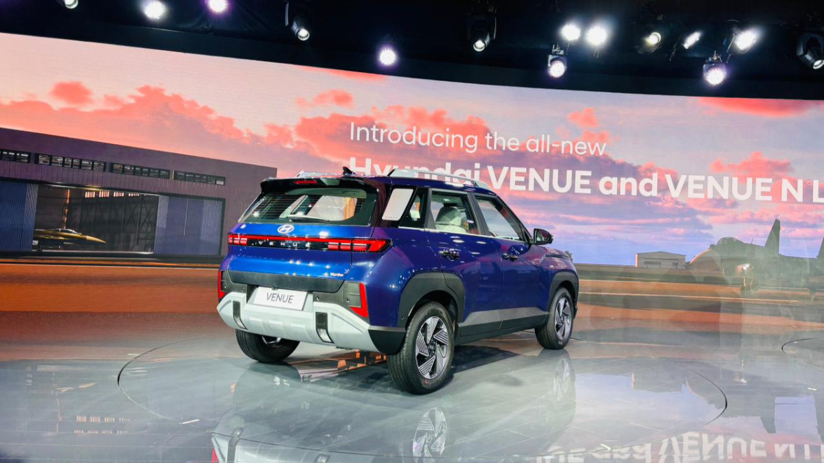 New 2025 Hyundai Venue Image Gallery: Exterior, Interior, Features ...