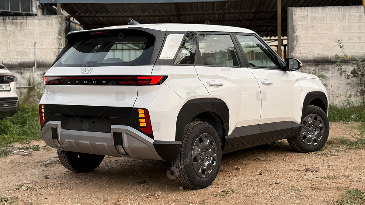 2025 Hyundai Venue One-above-base HX 4 Variant Exterior And Interior ...