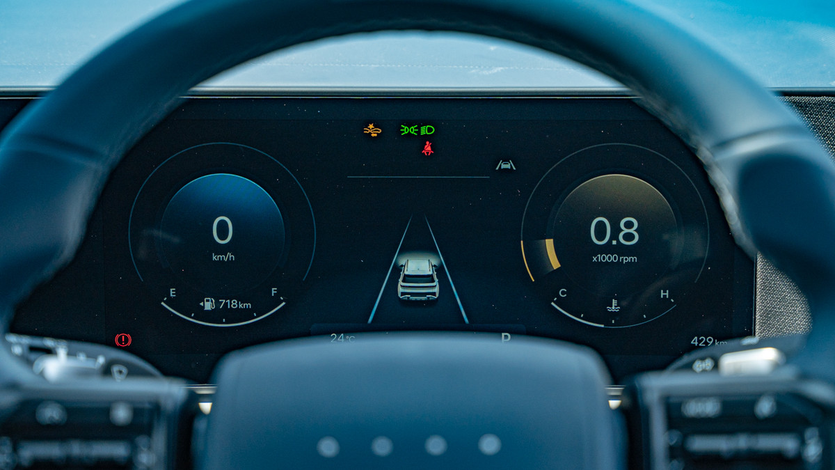 2025 Hyundai Venue Gets These 10 Features Over Mahindra XUV 3XO: Larger ...