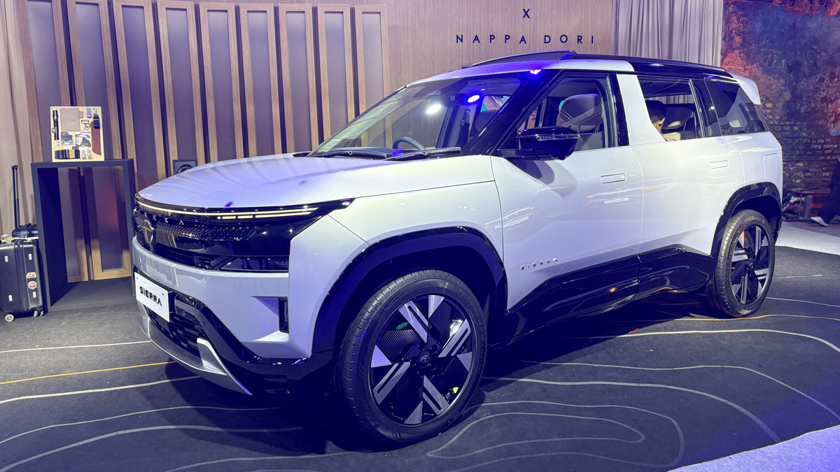 New 2025 Tata Sierra vs Tata Curvv FEATURES Compared: Exterior ...