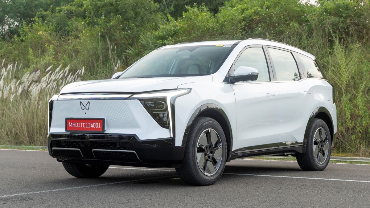 Mahindra XEV 9S Colours Explained: Everest White, Stealth Black, Desert ...