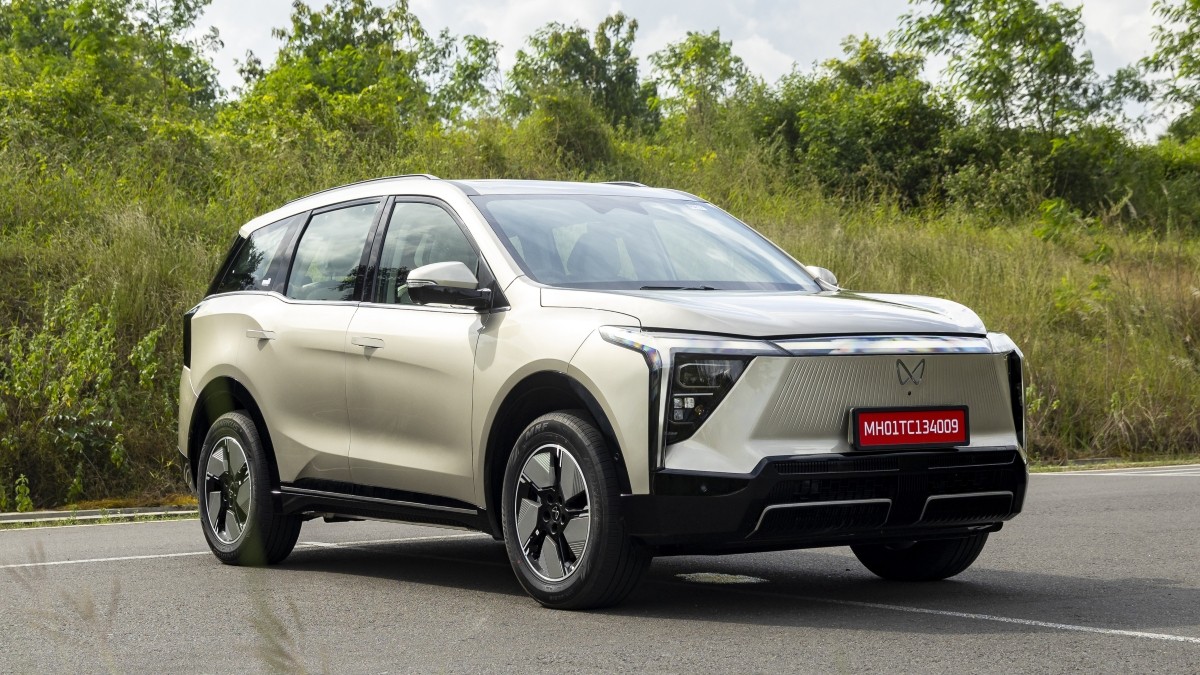 Mahindra XEV 9S Colours Explained: Everest White, Stealth Black, Desert ...