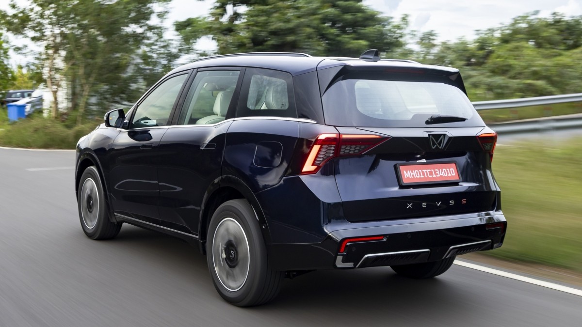 Mahindra XEV 9S Colours Explained: Everest White, Stealth Black, Desert ...