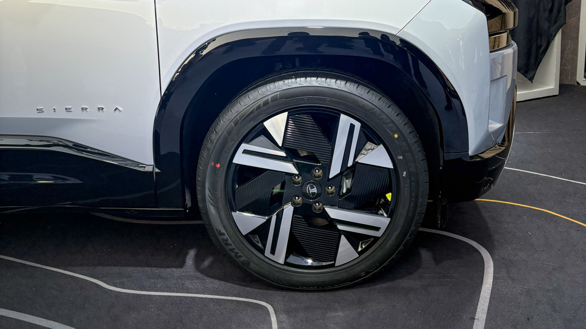 2025 Tata Sierra Adventure And Adventure Plus Variants Explained ...