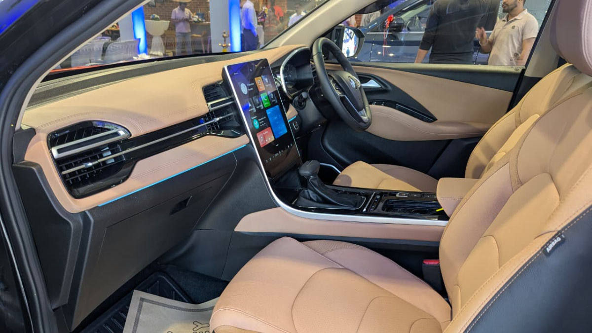 2025 MG Hector Facelift Explained In 8 Images | CarDekho.com