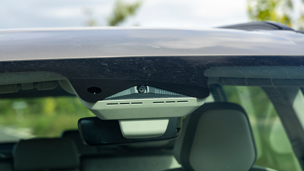 Mahindra XEV 9S: Standard Features That Make This 3-Row EV Strong Value ...