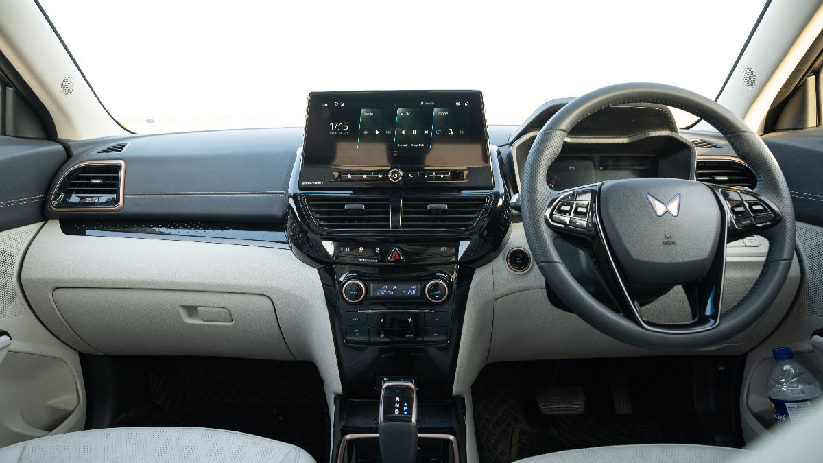 Mahindra XUV 3XO EV Colour Options Detailed: Green, Red, White, Black ...