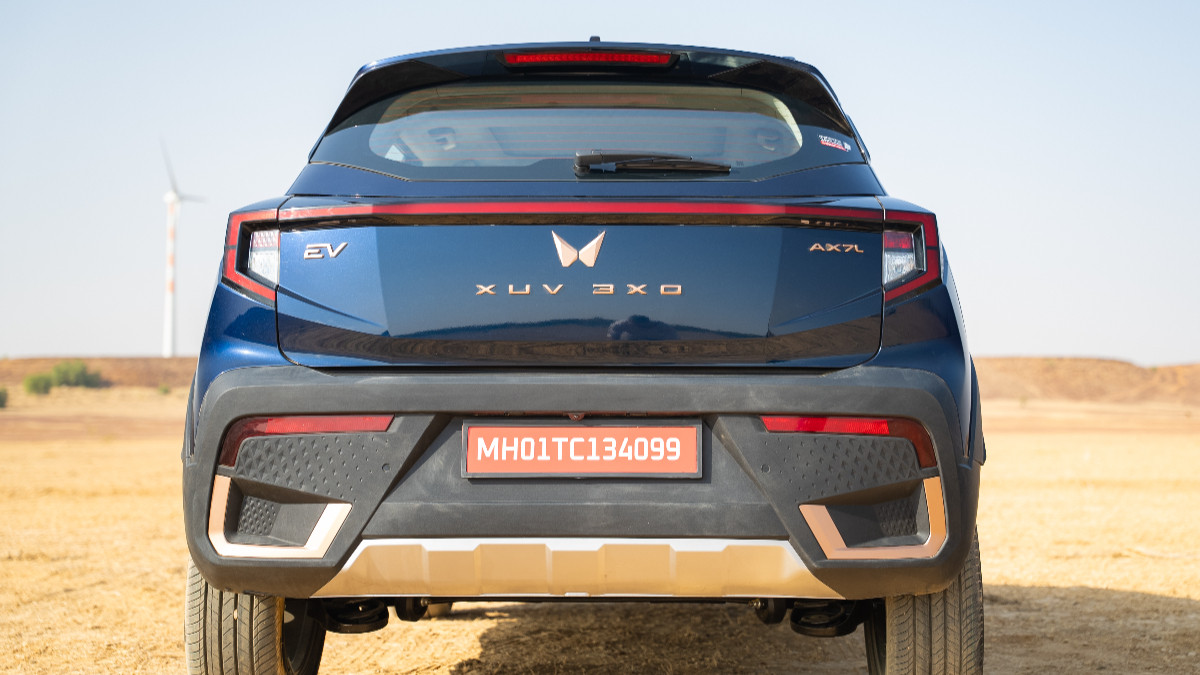 Mahindra XUV 3XO EV vs Mahindra XUV 3XO ICE: Here Are The Key ...