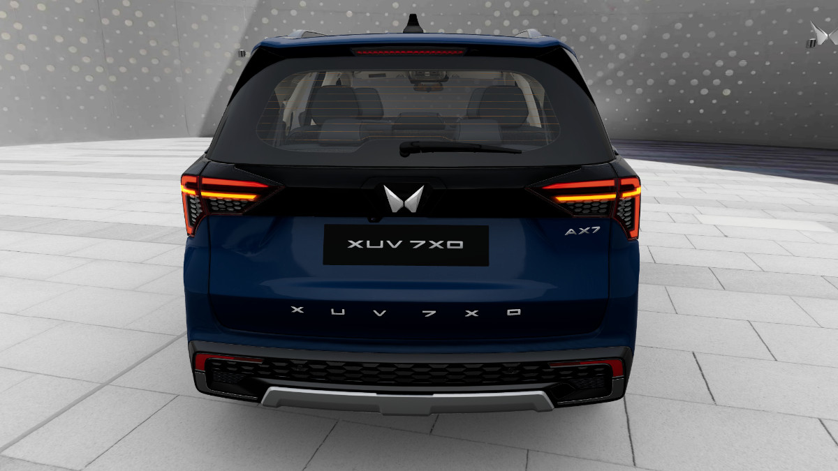 Mahindra XUV 7XO AX7 Variant Detailed In 10 Images: Exterior, Interior ...