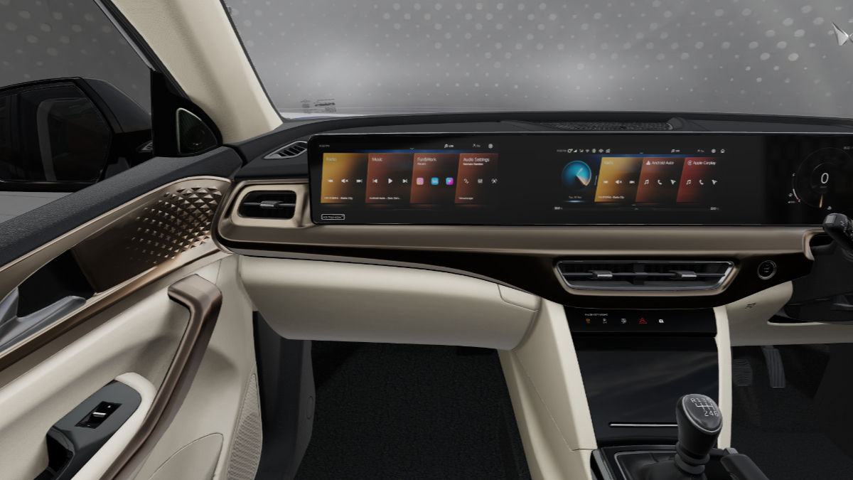 Mahindra XUV 7XO AX7 Variant Detailed In 10 Images: Exterior, Interior ...