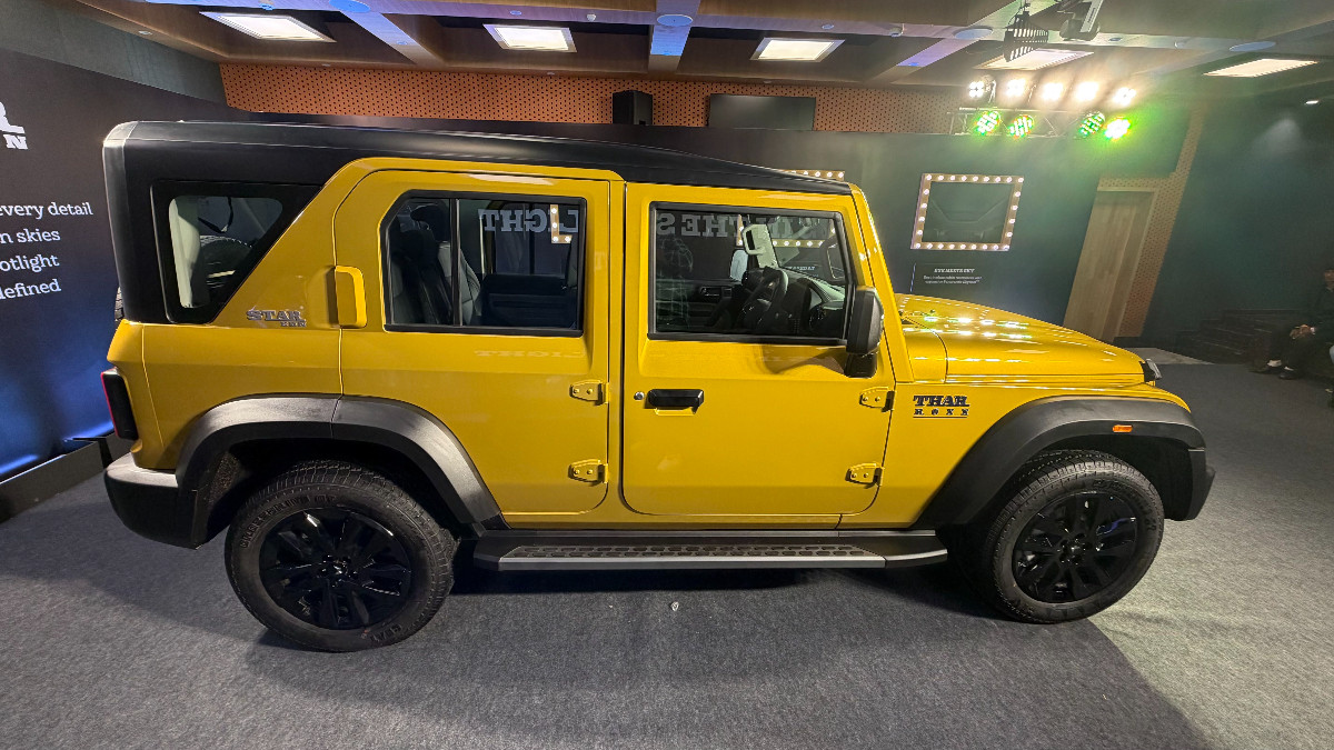 Mahindra Thar Roxx Standard Vs Star Edition: Design, Interior, Features ...