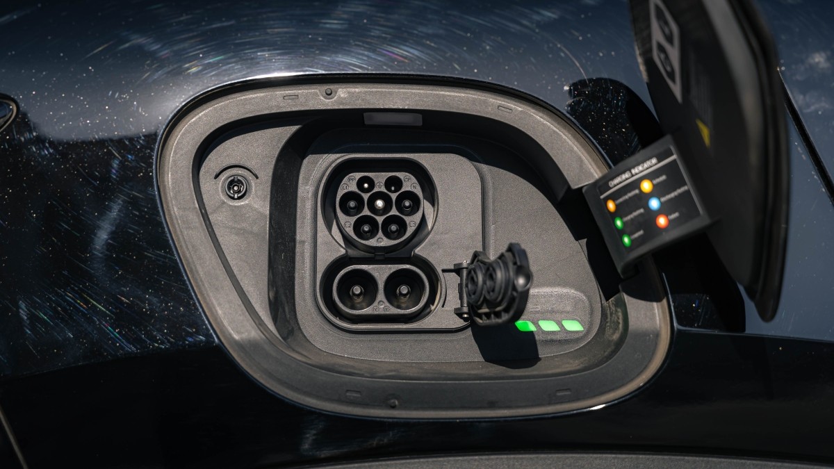 Tesla Model Y vs BYD Sealion 7: Dimensions, Battery Specs, Range ...
