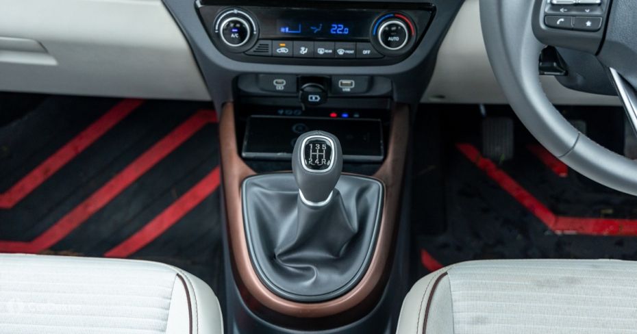 Hyundai Aura Price - Images, Colours & Reviews