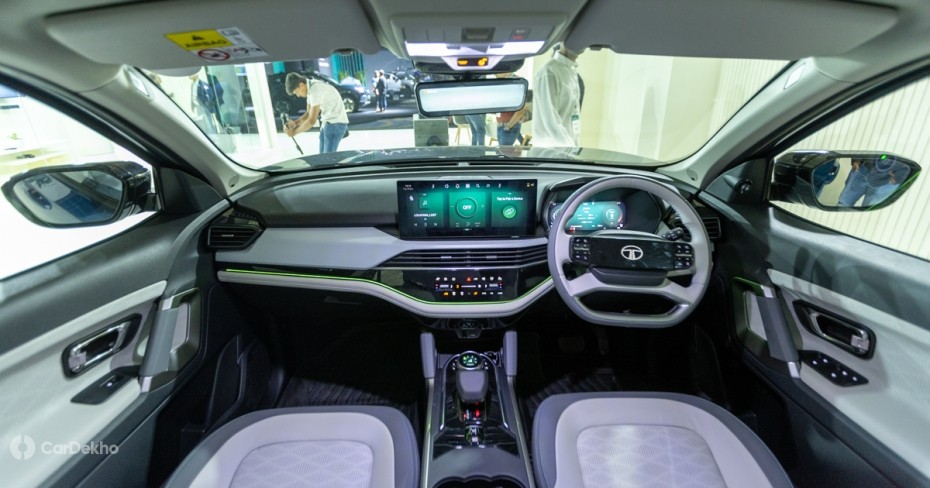 2025 Tata Harrier EV Base Adventure Variant vs Mahindra XEV 9e Pack One ...