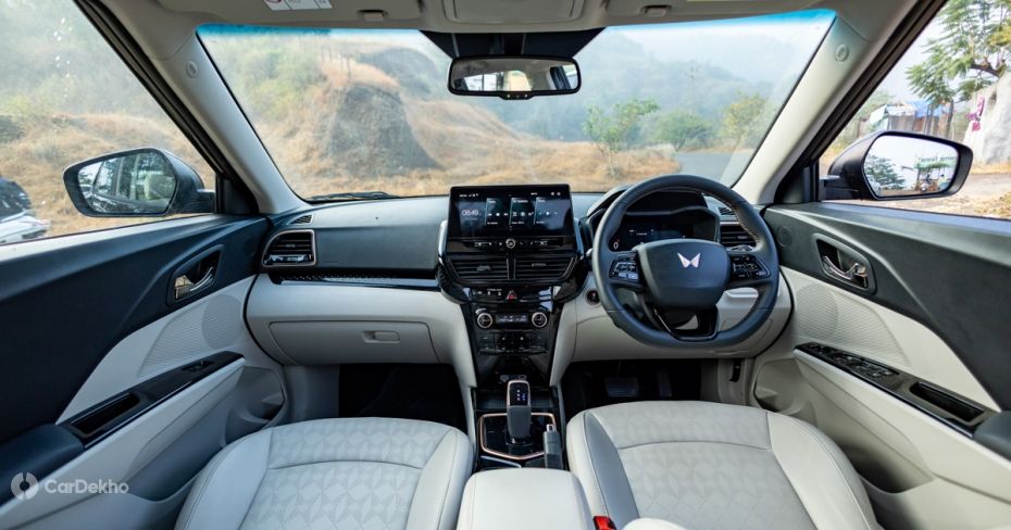 Mahindra XUV400 EV Price - Images, Colours & Reviews
