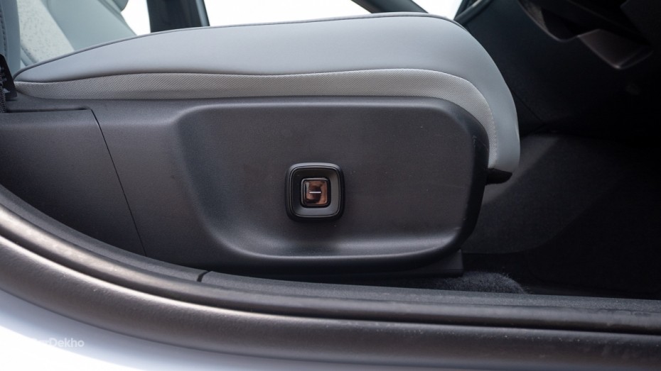 Volvo EX30 Price - Features, Images, Colours & Reviews