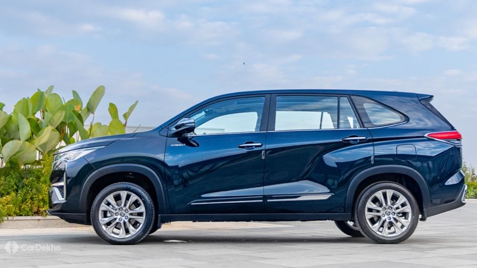Toyota Innova Hycross Price - Features, Images, Colours & Reviews
