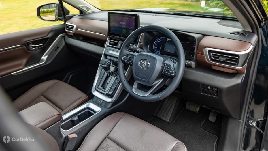 Toyota Innova Hycross Price - Features, Images, Colours & Reviews