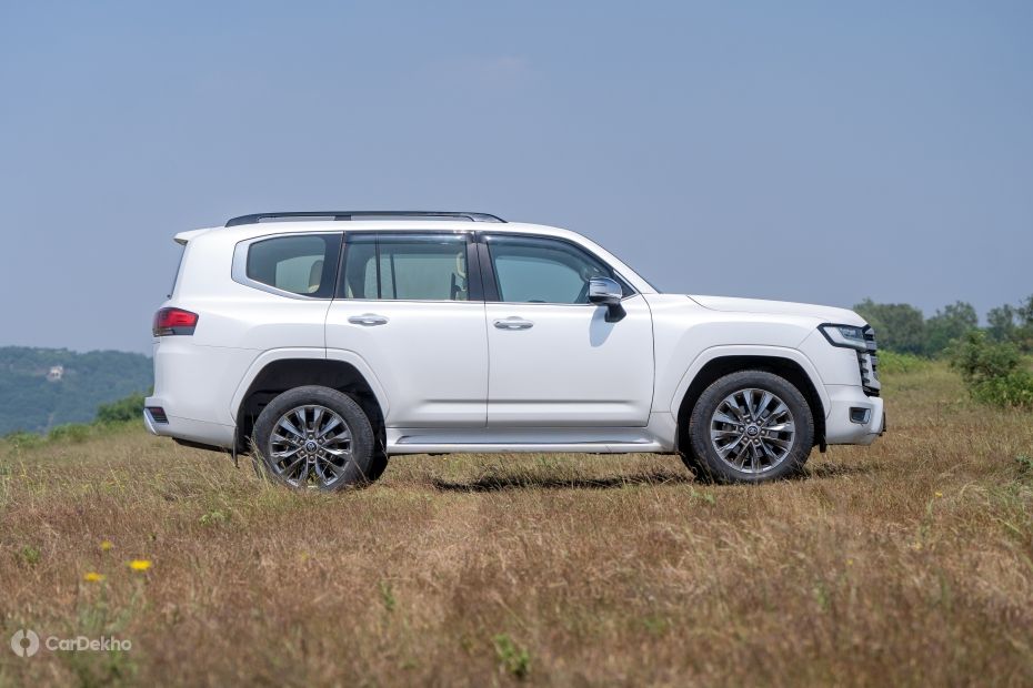 Toyota Land Cruiser 300 Price - Features, Images, Colours & Reviews