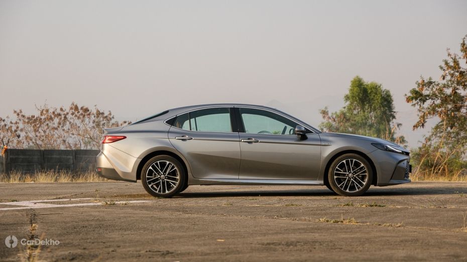 Toyota Camry Price - Features, Images, Colours & Reviews