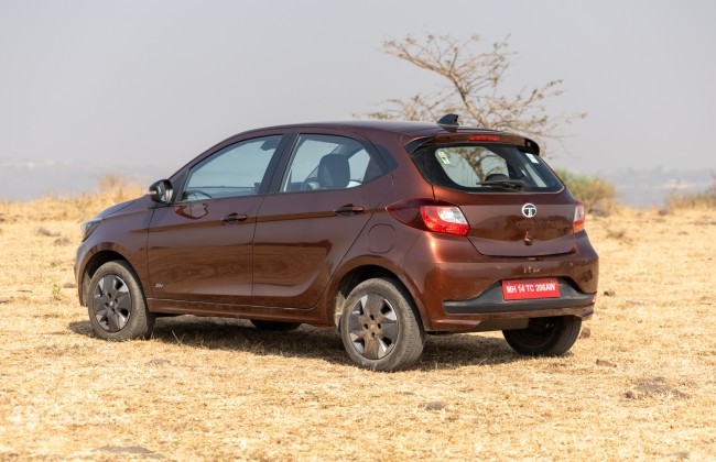 Tata Tiago EV Price - Features, Images, Colours & Reviews
