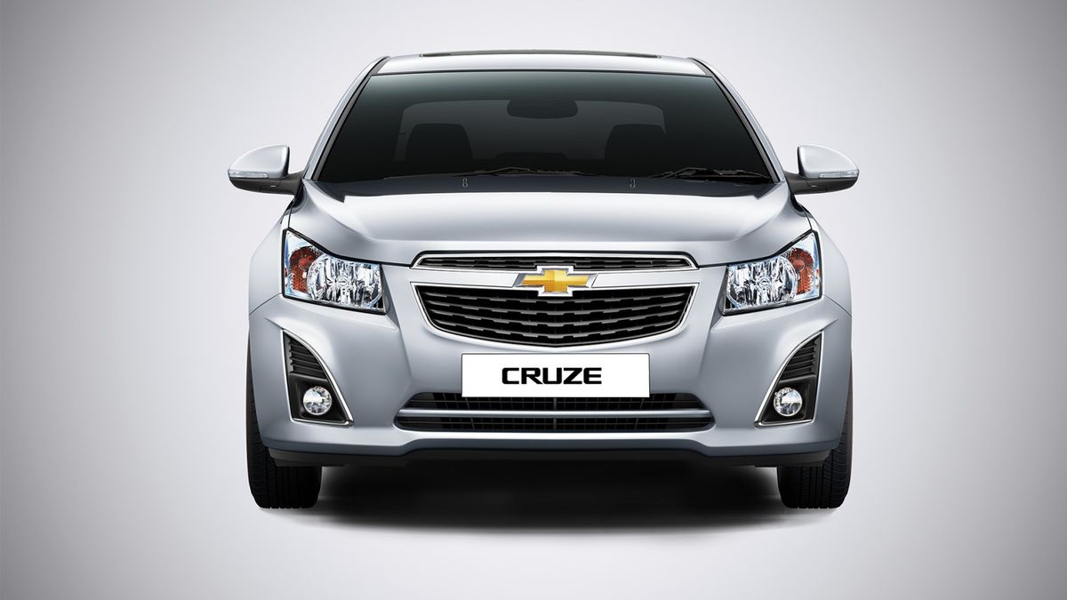 GM introduces facelift version of Chevrolet Cruze | CarDekho.com